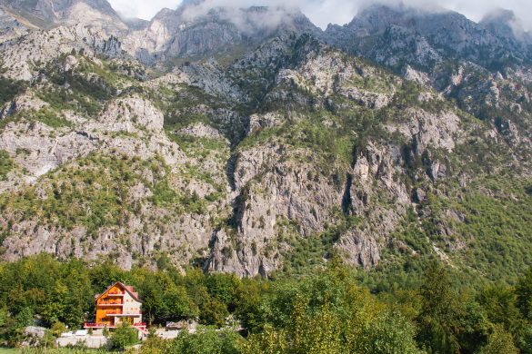 What To Know Before Hiking The Annapurna Circuit | Intrepid Travel Blog