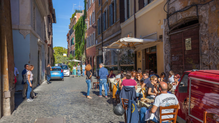 10 Common Scams to Watch Out For in Rome | Intrepid Travel Blog