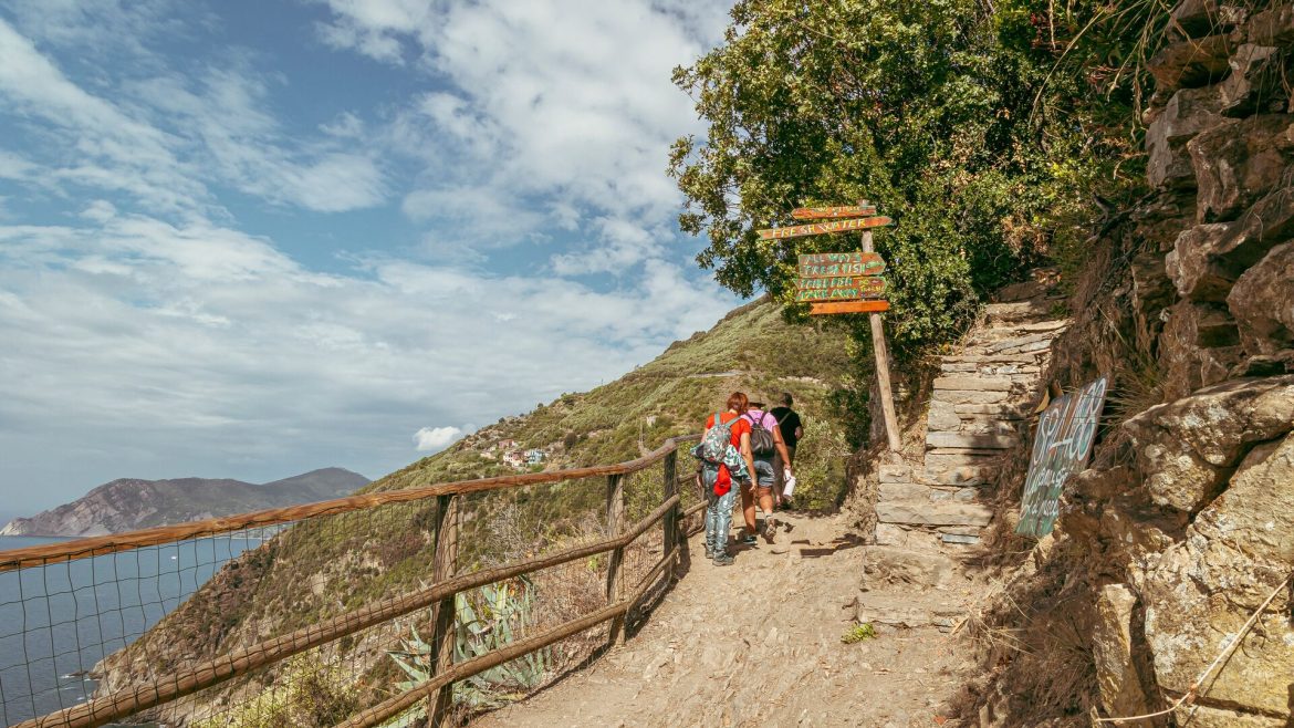 Cinque Terre vs Amalfi Coast: Which Should You Visit? | The Good Times ...